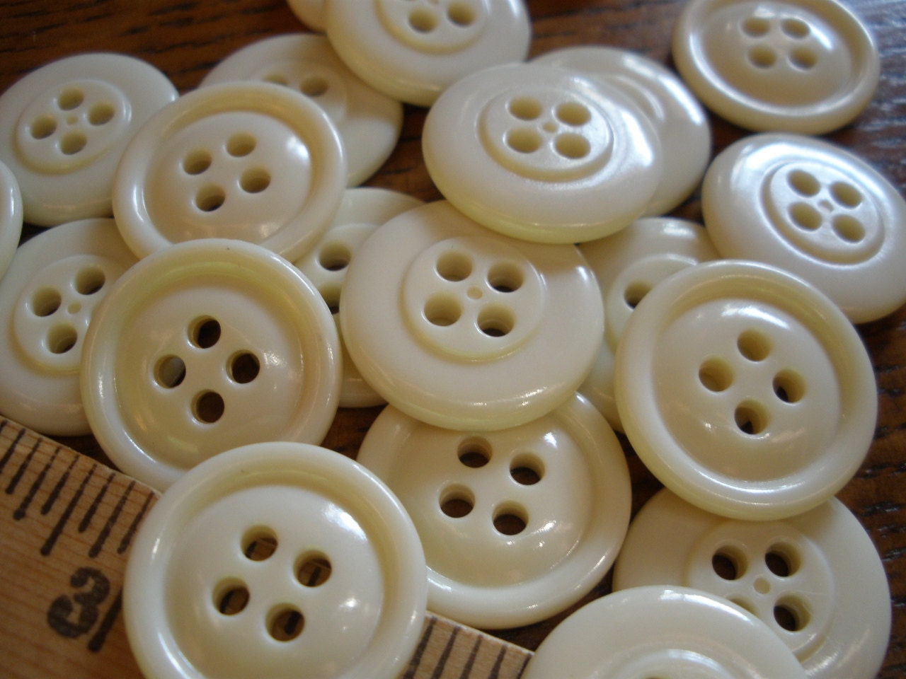 Cool Cream Vintage Buttons- 3/4" (30L 19MM) 21 Each Shiny Plastic ...