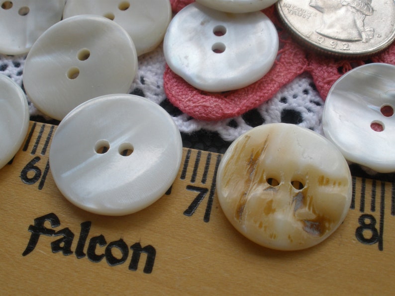 20MM Real Shell Buttons Pearly White to Light Beige Thick Textured 13/ ...