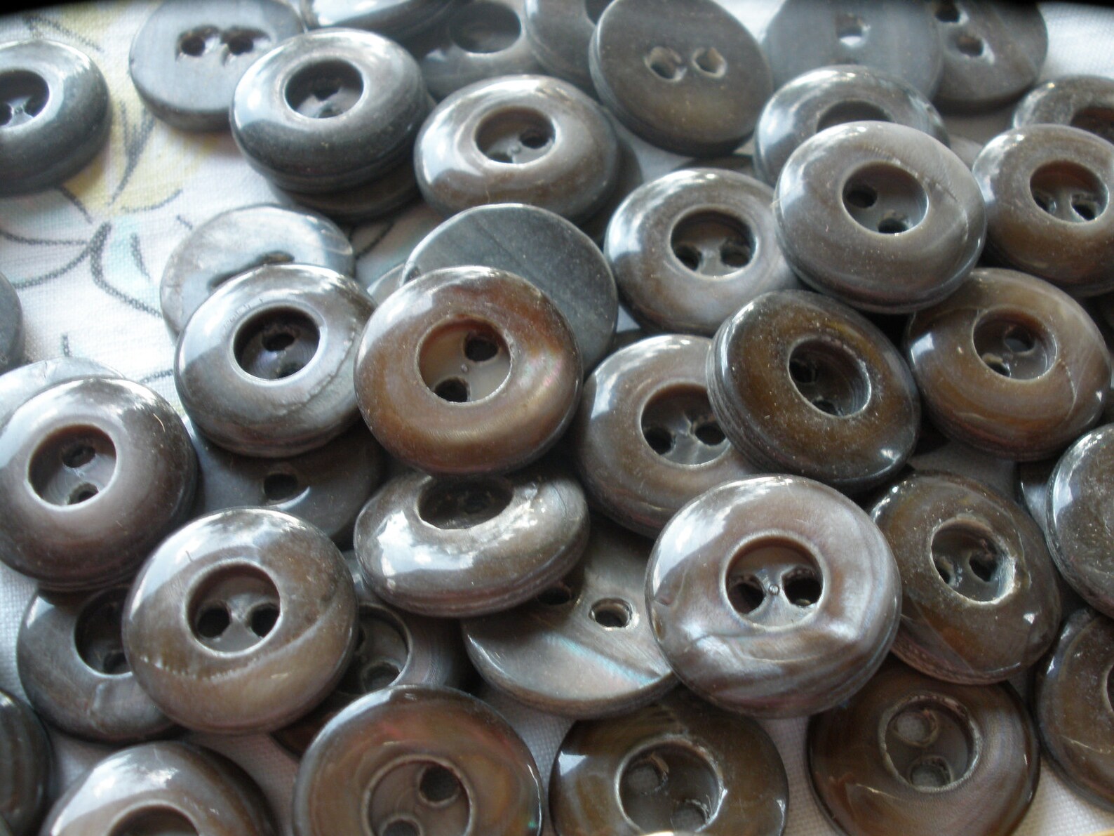 Carved Brown & Gray Smoke MOP Shell Buttons 12.5mm 1/2 | Etsy