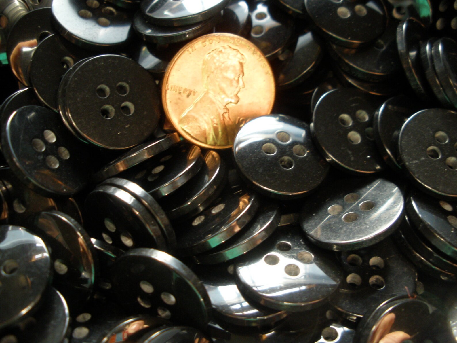 Bulk Basic Black 4-hole Buttons 15MM 23L Plastic 50 or 100 Pieces 4 ...