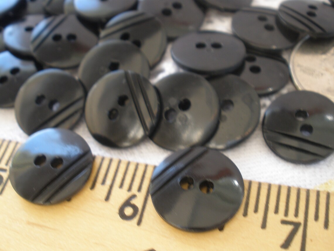 15MM Carved Diagonal Lines Black Plastic Buttons 23L 2-hole Sew on 24 ...