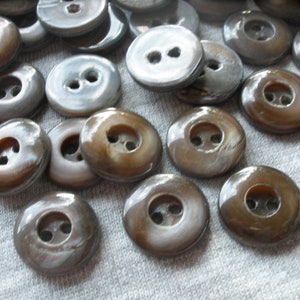 Carved Brown & Gray Smoke MOP Shell Buttons 12.5mm 1/2" Whistle Style ...