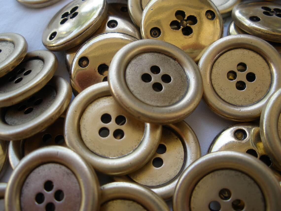 21MM Antique Matte Gold Buttons Metallic Plastic 4 Hole Sew on - Etsy