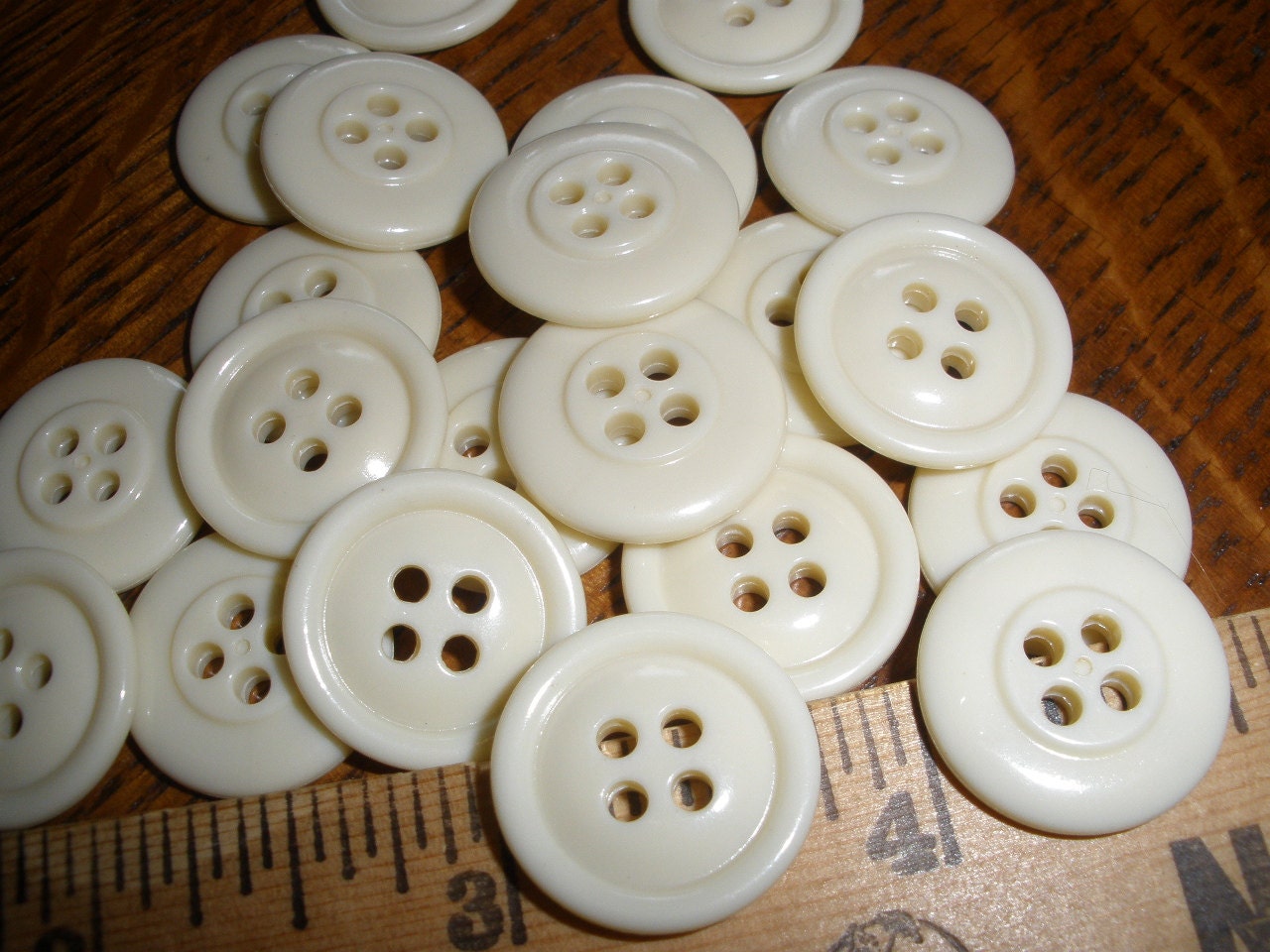 Cool Cream Vintage Buttons 3/4 30L 19MM 21 Each Shiny - Etsy