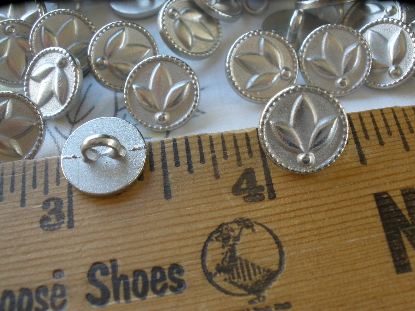 Tiny Tulip Flower Metal Buttons Gold or Silver Color 18L | Etsy