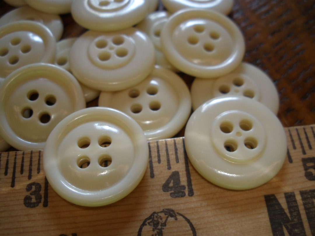 Cool Cream Vintage Buttons- 3/4" (30L 19MM) 21 Each Shiny Plastic ...