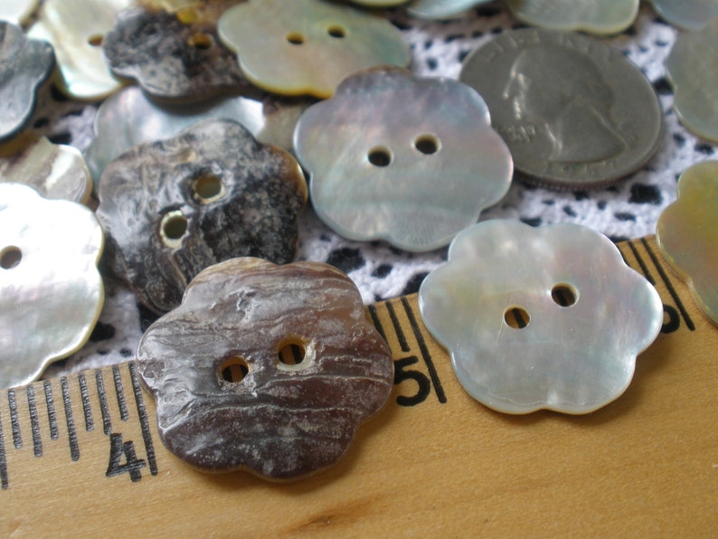 22MM Flower Shape Real MOP Shell Buttons Natural Size 36L 7/8 Inch ...