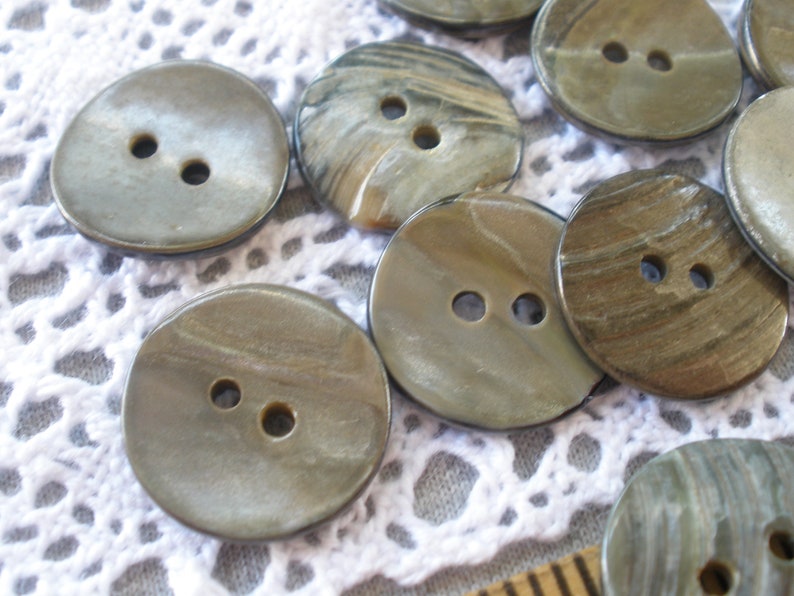 Gorgeous Silver Gray Brown Mussel Shell Buttons 17MM 28L | Etsy