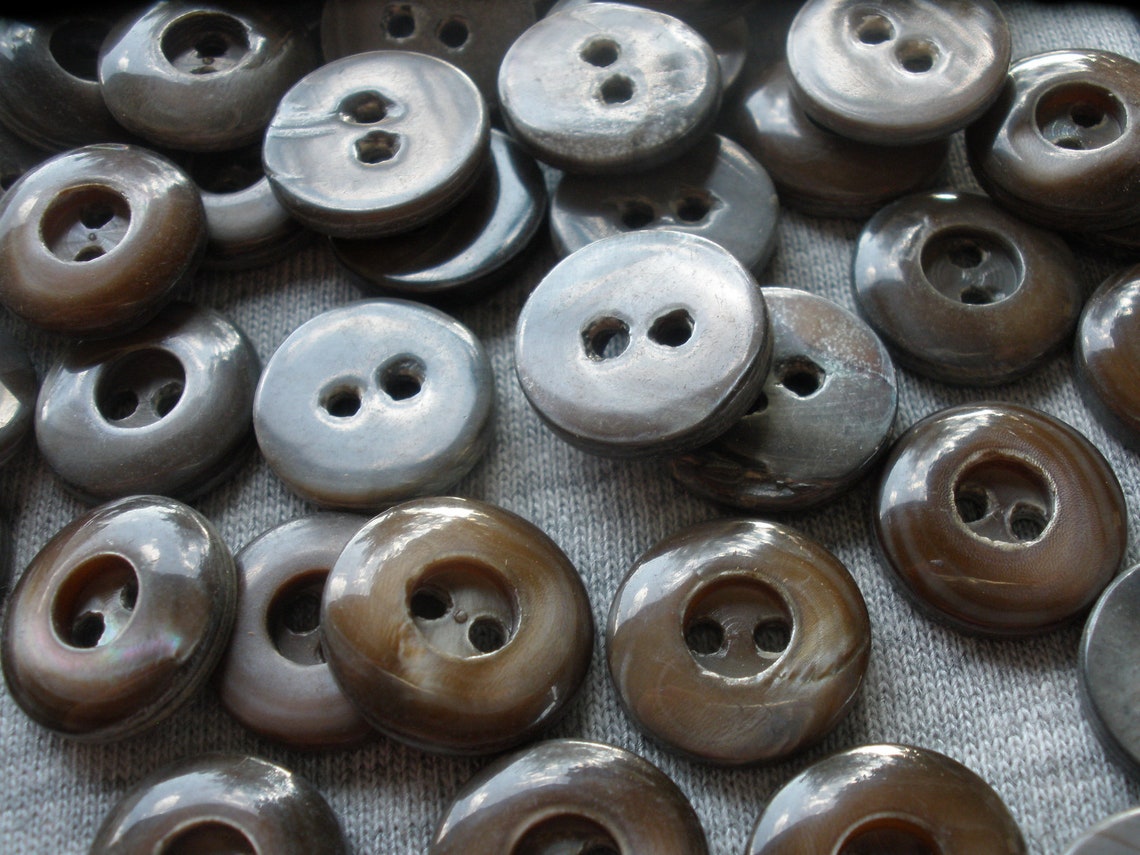 Carved Brown & Gray Smoke MOP Shell Buttons 12.5mm 1/2 | Etsy