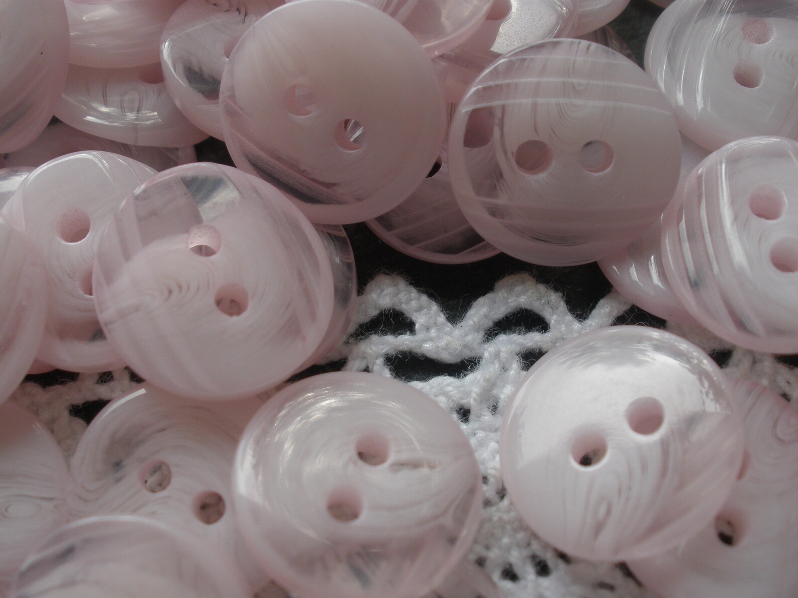 36 Cool Clear & Pink or White Textured Buttons 1/2" (20L 13MM) 2 Hole ...