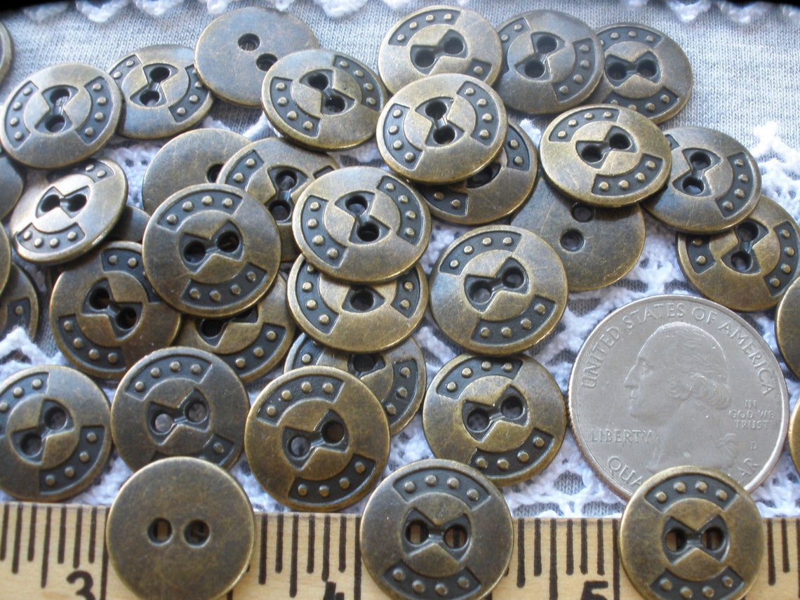 Industrial Metal Shirt Buttons 15MM Bronze Bow Tie Pattern Sew on 23L ...