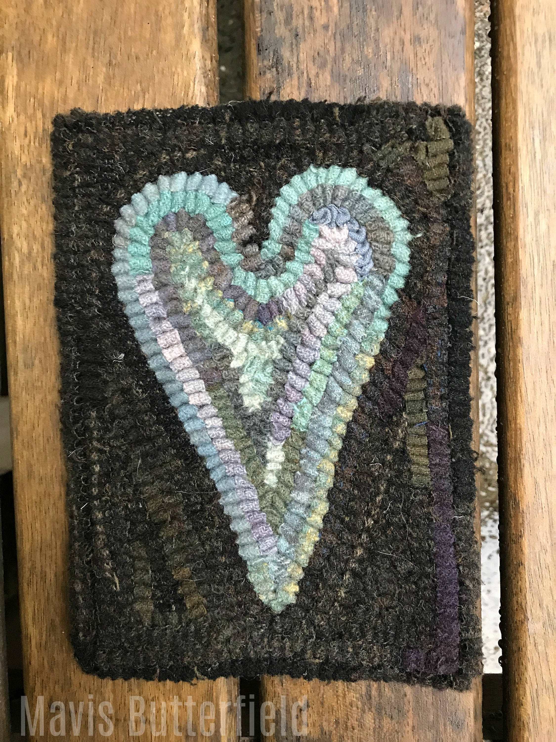 Primitive Folk Art Hooked Rug / Mat Old Blue Heart Valentine Early Style