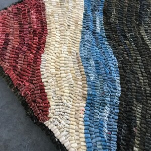 Primitive American Folk Art Wool Hooked Rug ~ Patriotic Tulips *** - Etsy