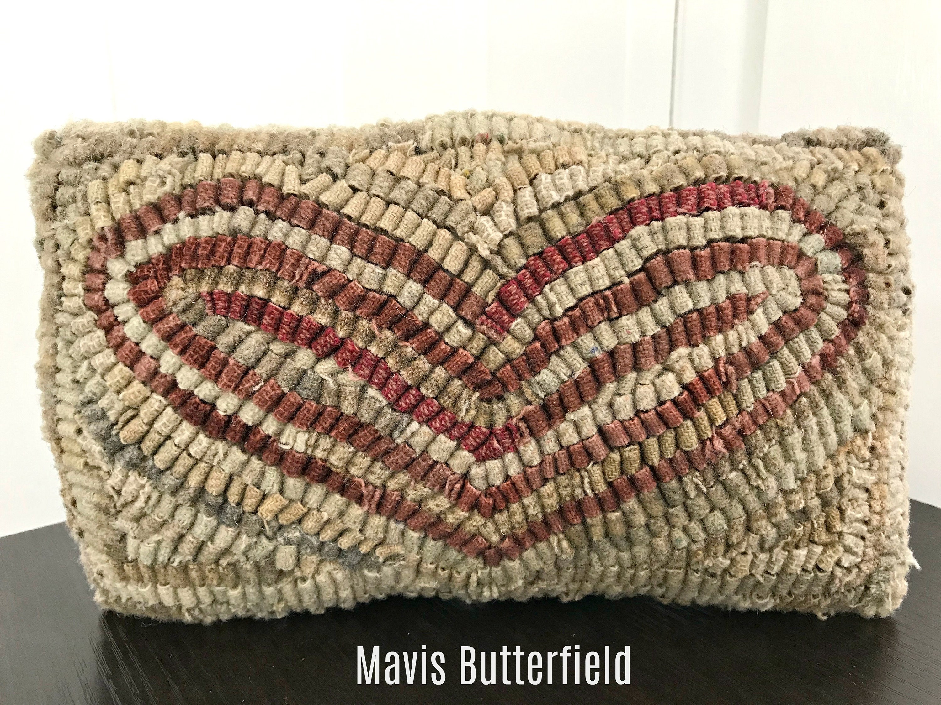 Primitive Folk Art Wool Hooked Rug Heart Pillow Primitive Folk Art Wool Hooked Rug Heart Pillow