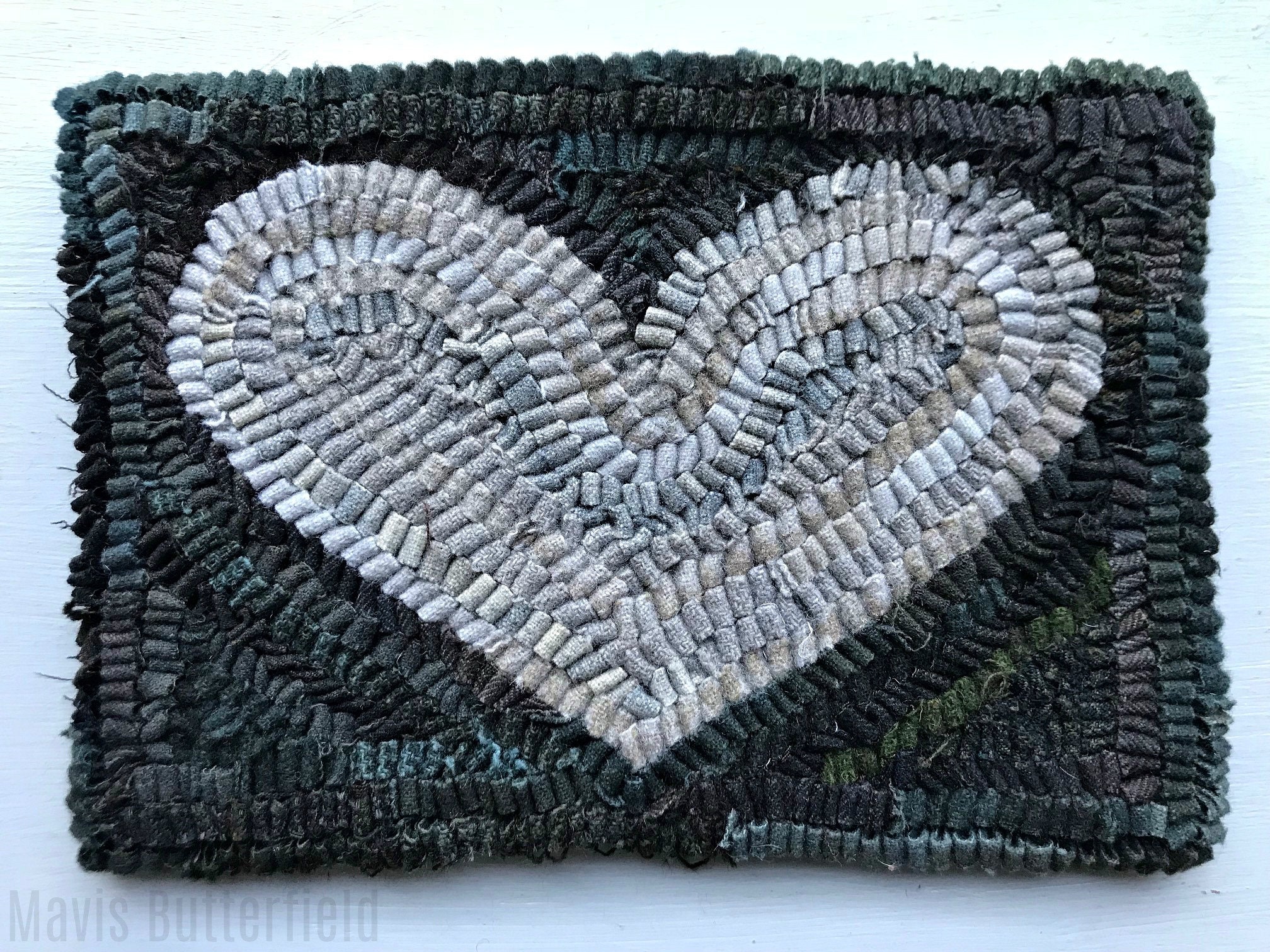 Primitive Folk Art Hooked Rug / Mat Grey Old Valentine Heart