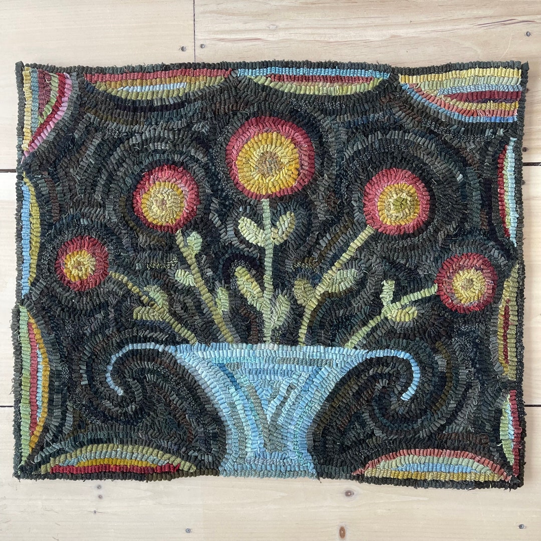 Primitive Folk Art Wool Hooked Rug ~ Flowers for Lucy - Etsy