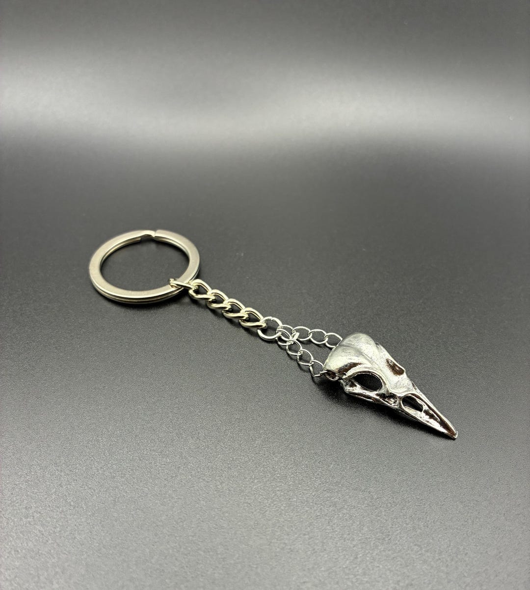 Hanging Raven Skull Keychain - Bird Skull Keyring - Etsy