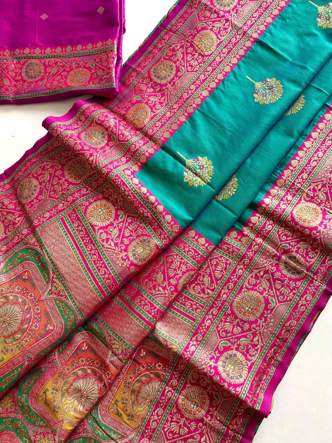 Design Weaving Benarasi Sarees. - Etsy