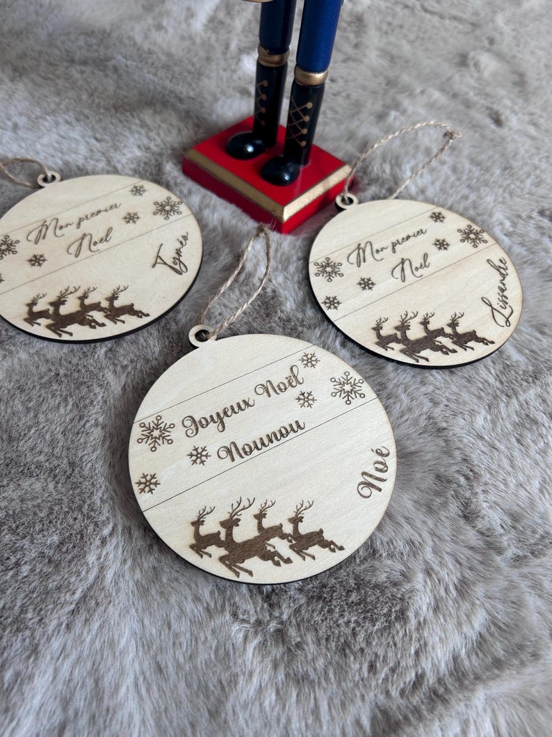 Personalized Wooden Christmas Bauble – Reindeer Design – Tree ...
