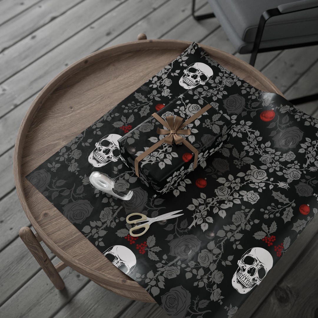 Gothic Christmas Wrapping Paper, Skulls Roses Ornaments, Gift Wrap Roll ...