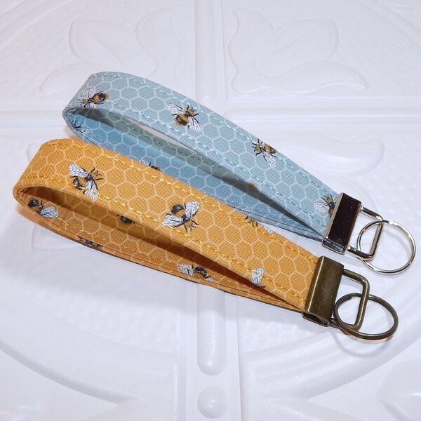 Bumble Bee Keychain - Etsy