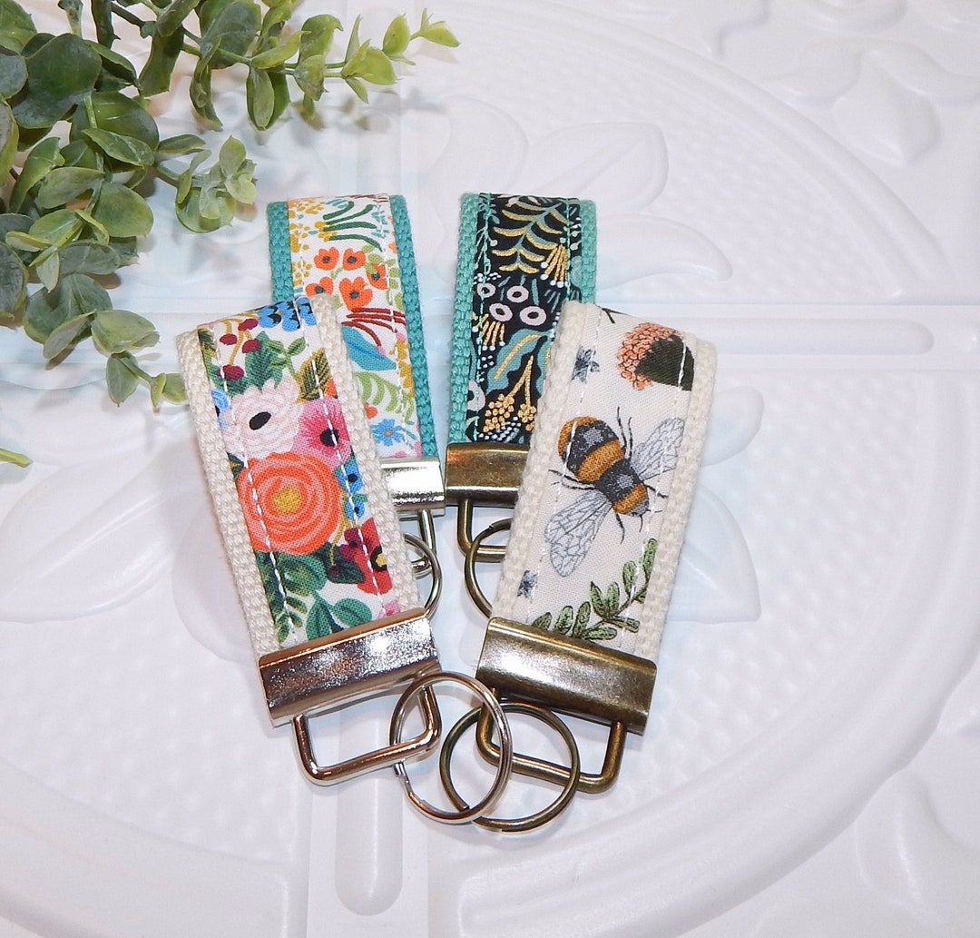 Floral Mini Key Fob Keychain, Bee Keychain, Finger Keychain Strap ...