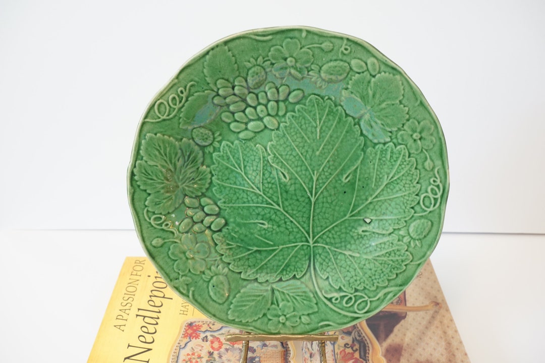 Majolica Leaf and Grape Plate--vtg Majolica Plate --ceramic Majolica ...