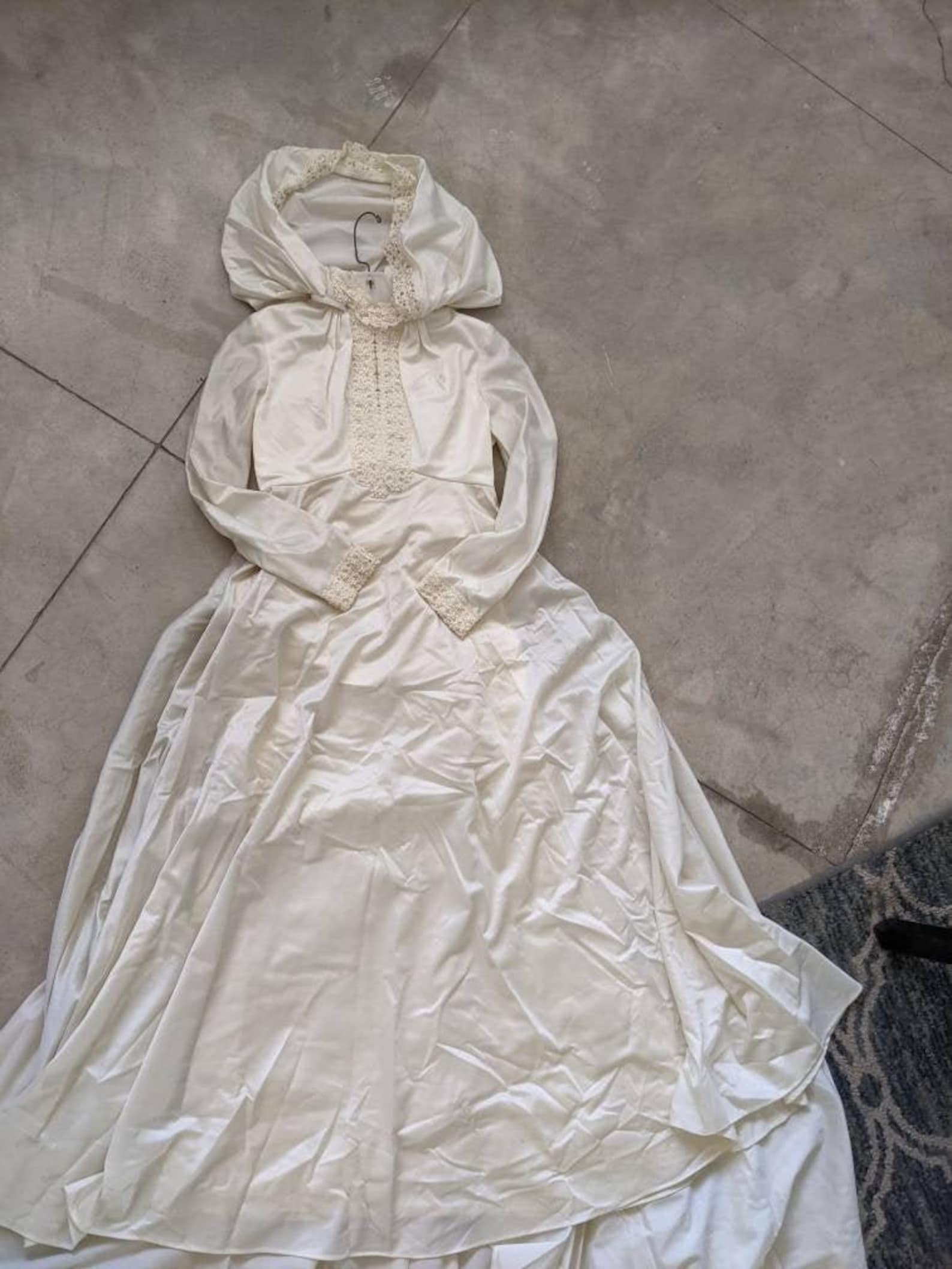 VTG Cream Beaded Wedding Dress S Minimalist Hooded Cape Train Puritan ...