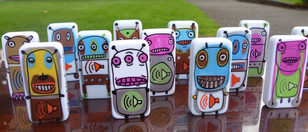 Listening Bots: a Tiny Domino Robot That Listens to You...and Doesn't ...