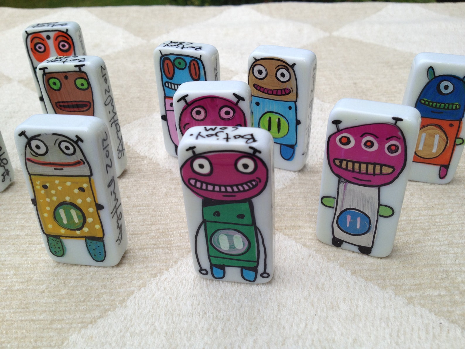 Unplugged Bot: a Tiny Hand-painted Domino Robot That - Etsy