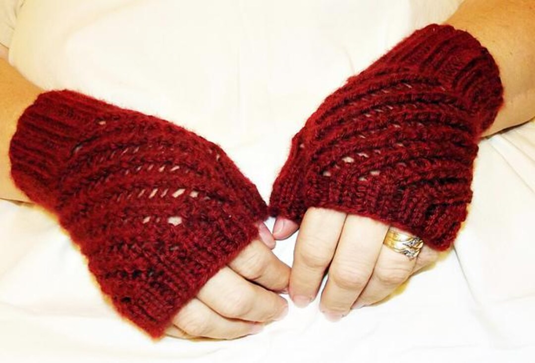 Twisted Mitts Digital Knitting Pattern - Etsy