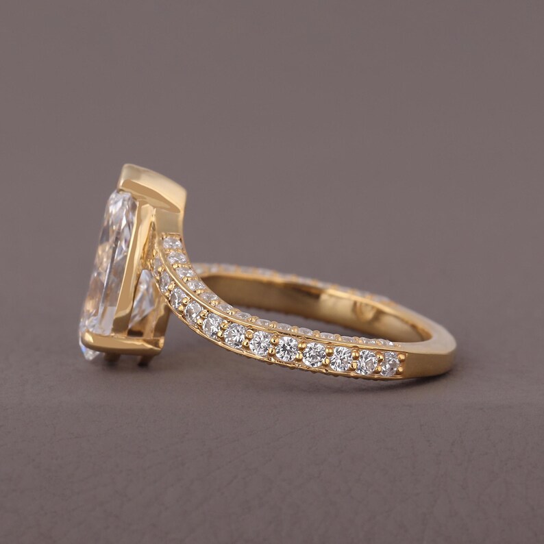 3.00 Carat Pear Lab Grown Diamond Engagement Ring, Swirl Pave Setting ...