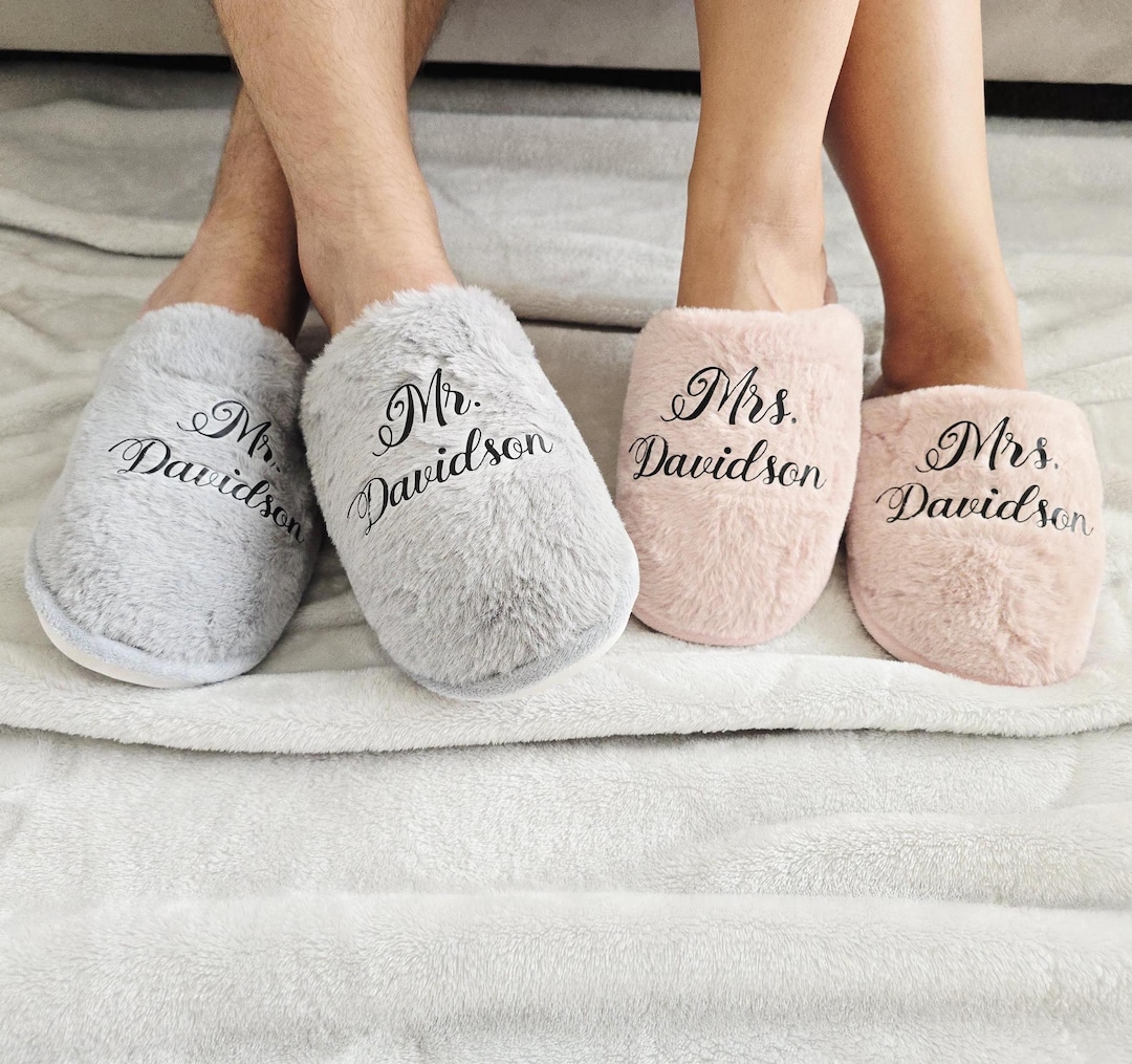 Custom Mr and Mrs Slippers, Valentines Gifts Slippers for Couples - Etsy
