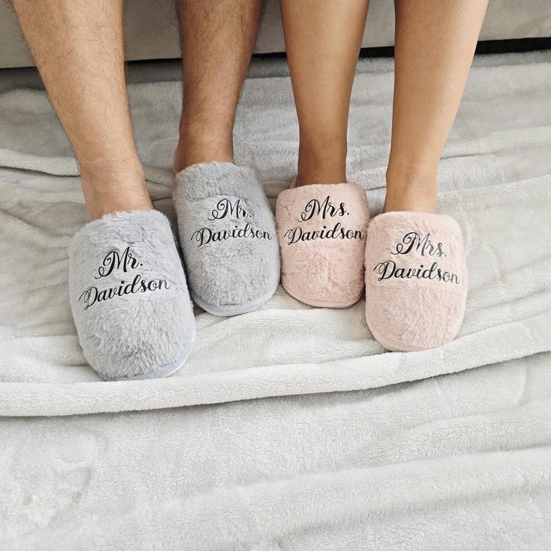 King and Queen Matching Plush Slippers, Couple Anniversary Gift - Etsy
