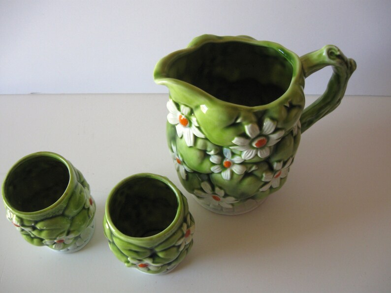 Vintage 60s Daisy Pitcher Two Cups Bright Spring Green White Daisies - Etsy