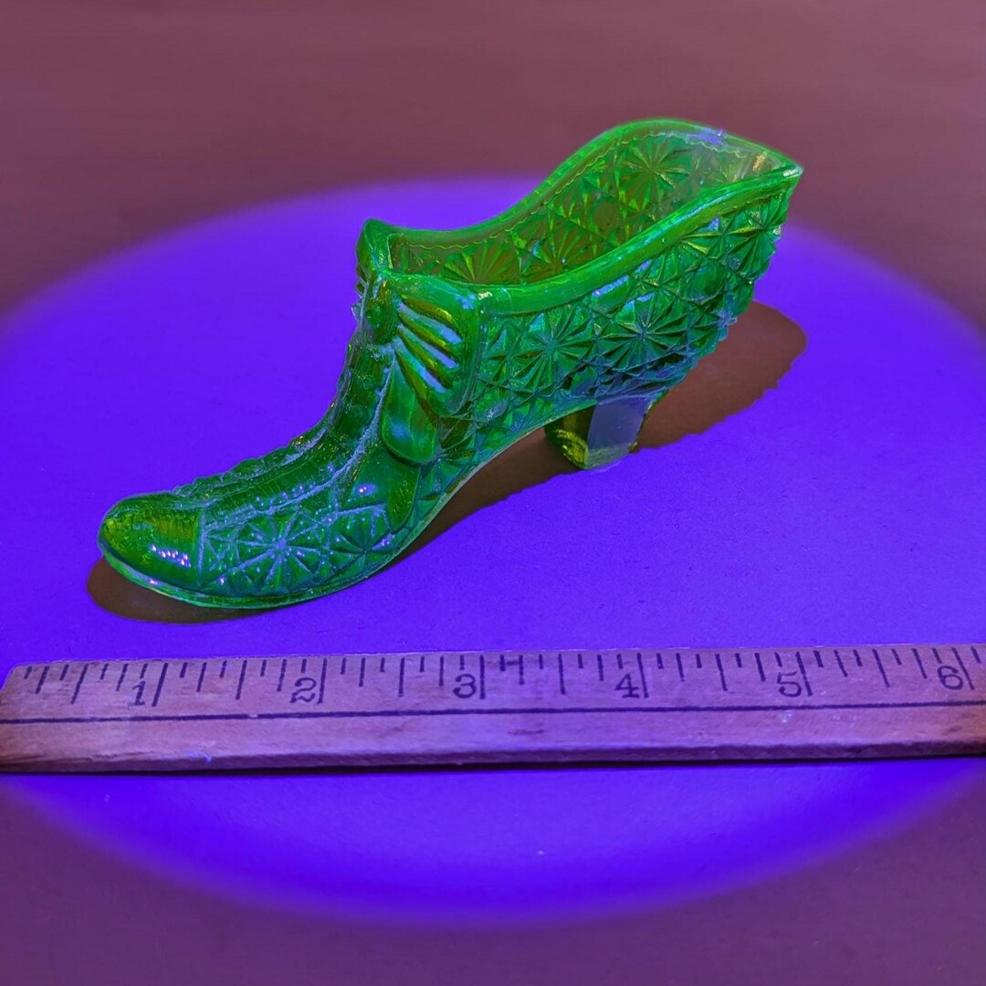 Vintage Fenton Green Glass Shoe Slipper Trinket Bowl - UV Reactive ...