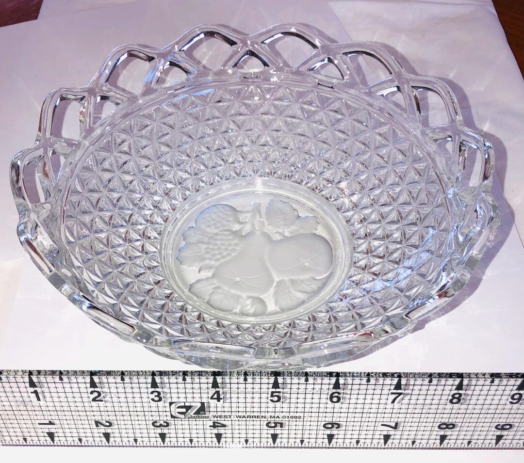 Beautiful Glass 9 Inch Serving Bowl Diamond Pattern Lace Rim Intaglio ...