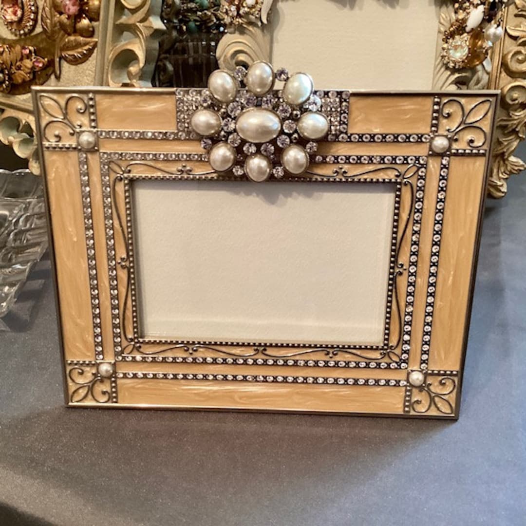Rhinestone & Faux Pearl Picture Frame: Hollywood Glam Decor (3x5 Photo ...