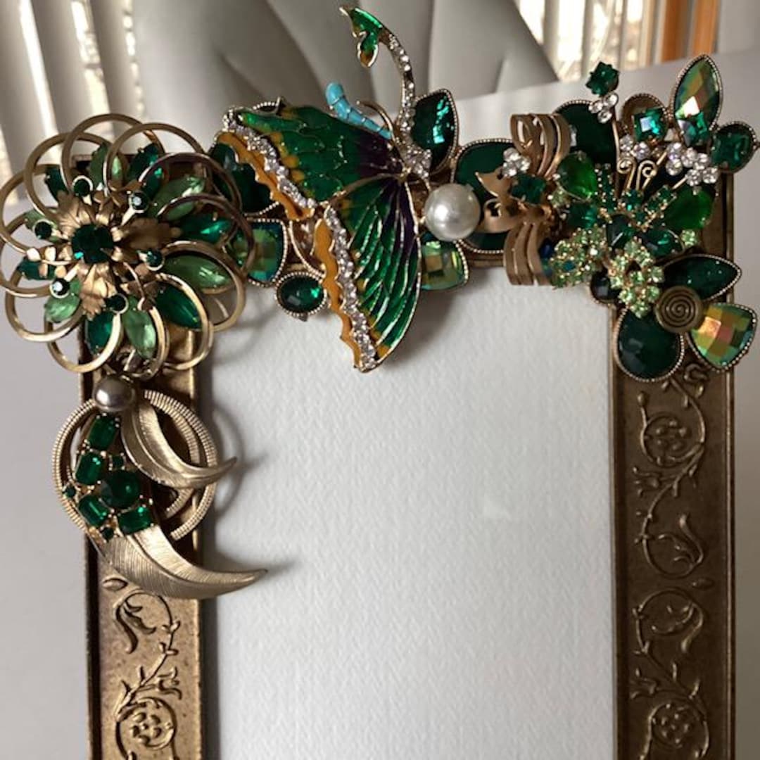 Stunning Gold and Emerald Green Frame, 4 X 6 Photo, Vintage Costume ...