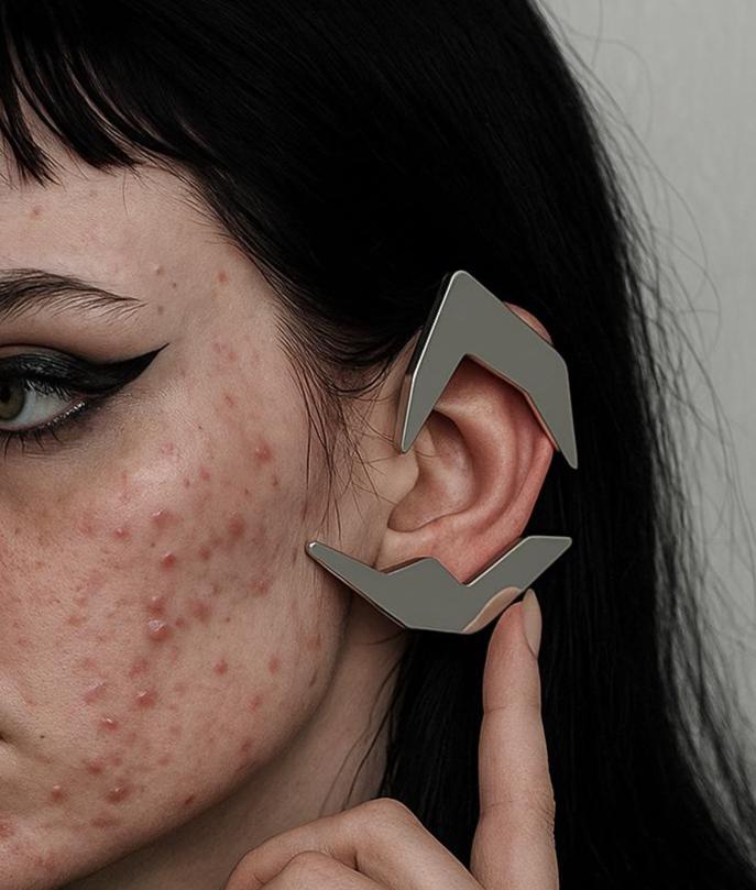 Futuristic Silver Ear Cuff – Cyberpunk Y2K No Piercing Jewelry - Etsy