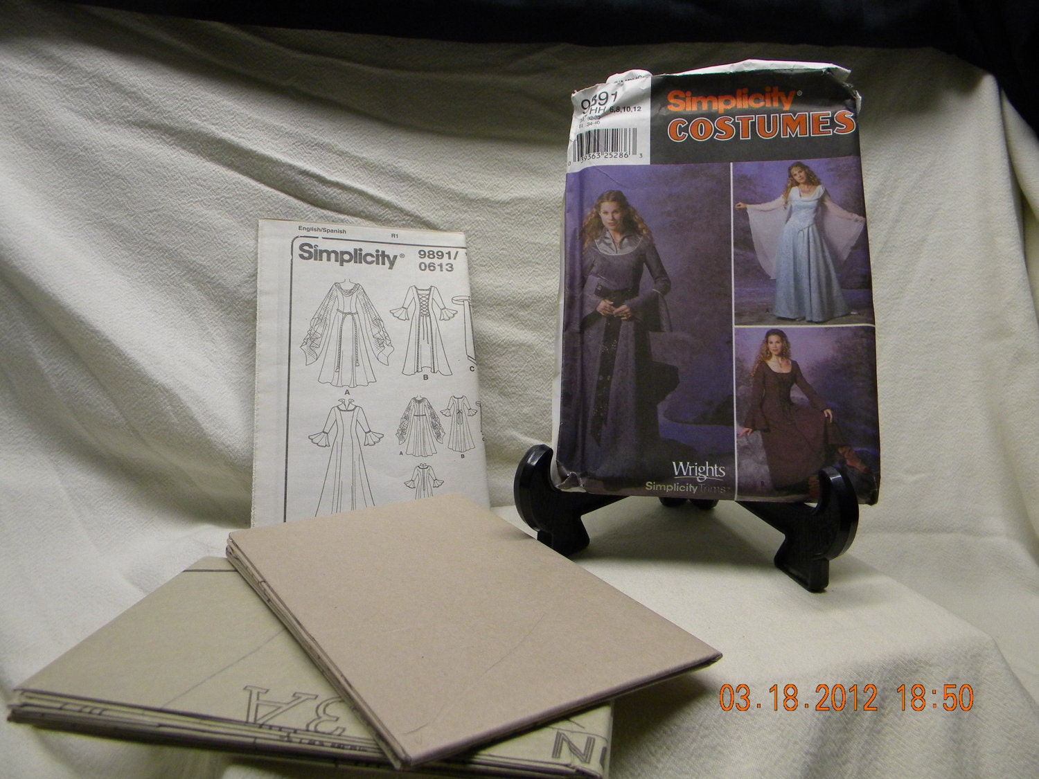 Mid Century Womens Gothic Dress Costume Sewing Pattern, Simplicity 9891 ...