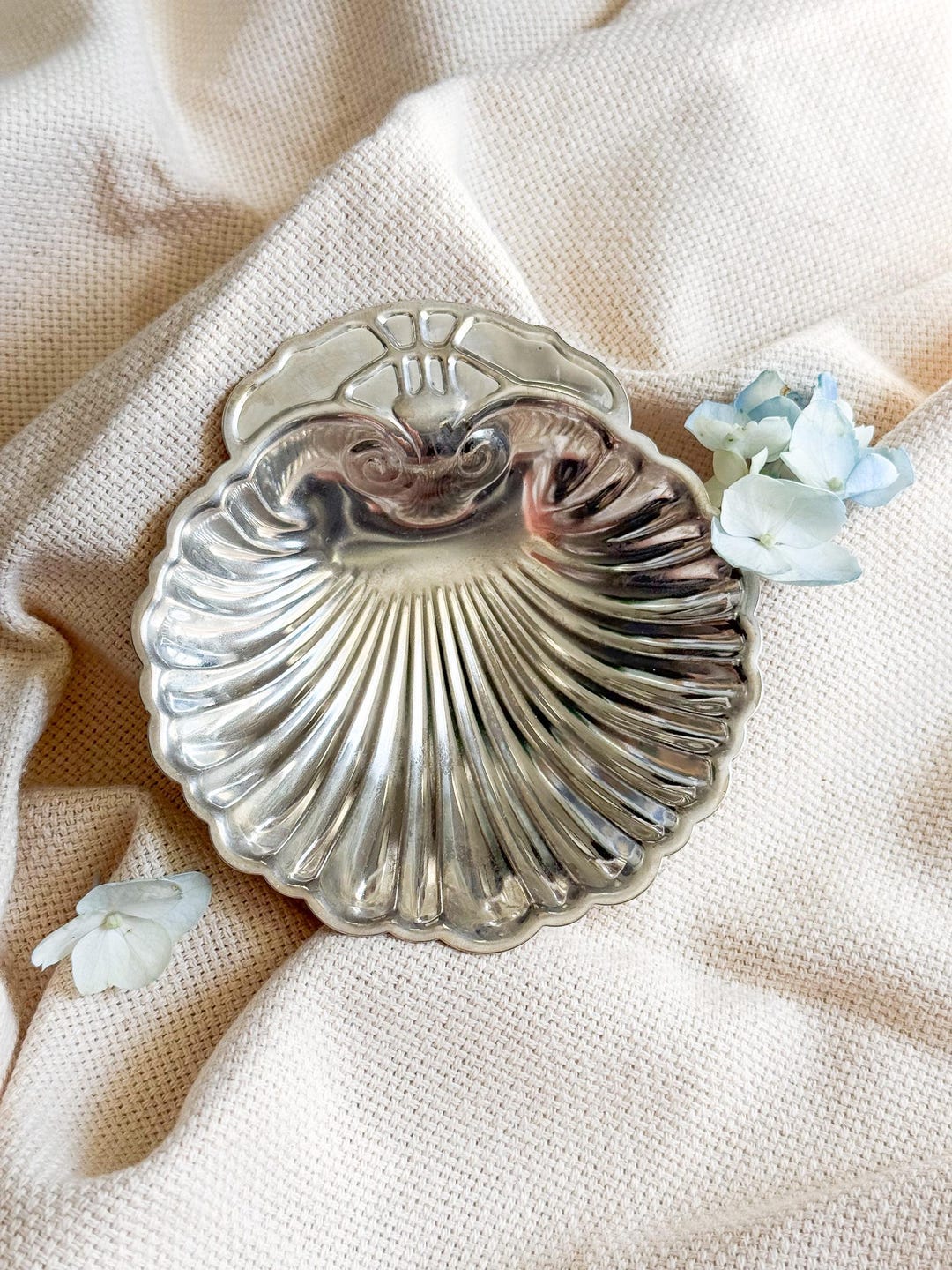 Vintage Metal Clam Shell Dish – Coastal Wabi-sabi Decor - Etsy