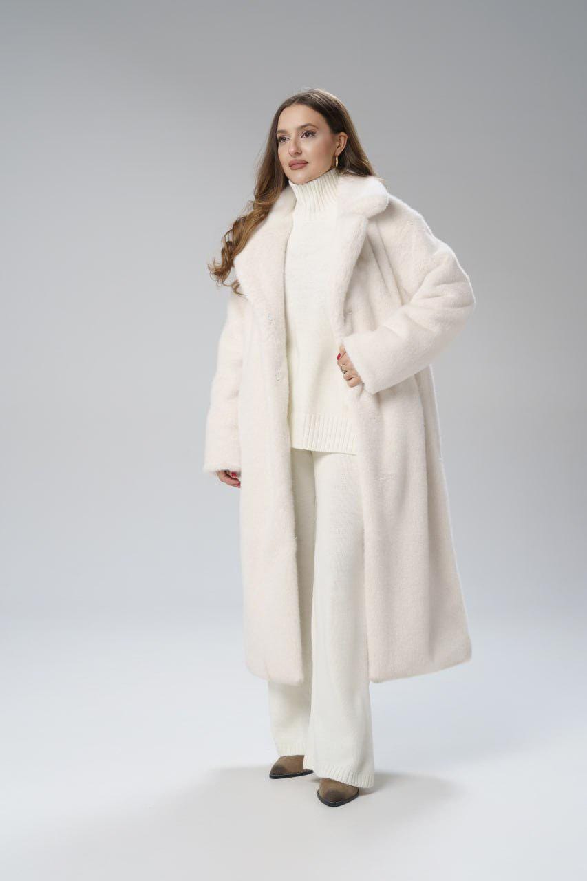 Milk Faux Fur Coat – Oversized Luxury Winter Coat, Old Money Style ...