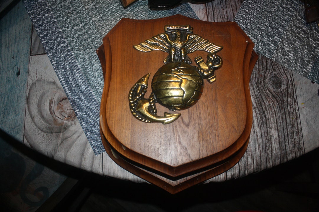 Very Nice Vintage Large Double Shield Wooden Sword Display With USMC ...