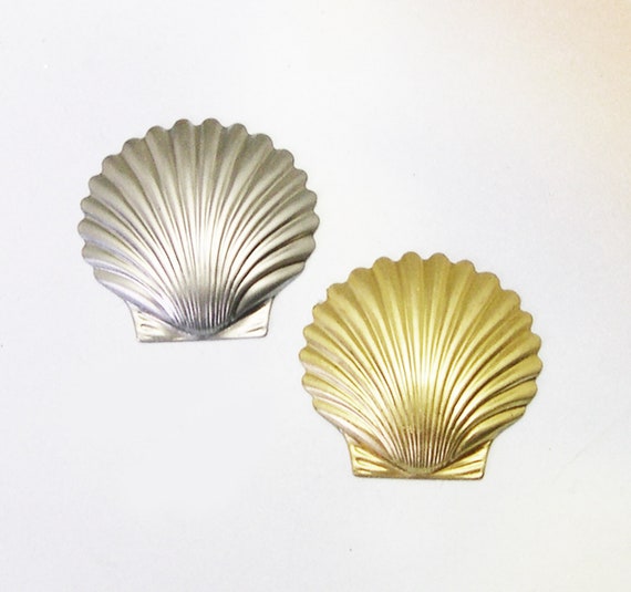 20 Brass Shell Stampings seashell stampings gold shells | Etsy