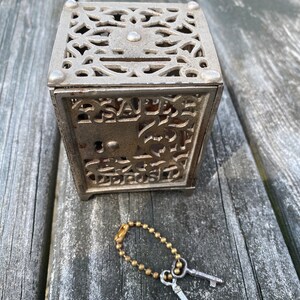 Antique Safe Deposit Coin Bank, Metal Penny Bank, Safe Coin Bank With ...