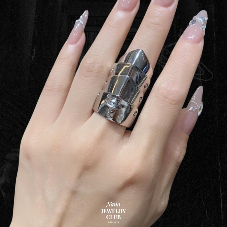 Vivienne Silver Armor Ring, Nana Knight Armour Helmet Ring, 925 Silver Gothic Westwood Ring A2 ...