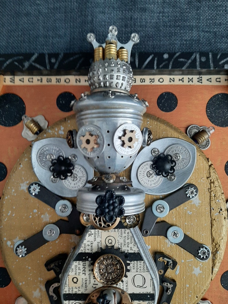 Queen Bee 3 Crowns Art Assemblage Found Objects Art Mixed Media - Etsy