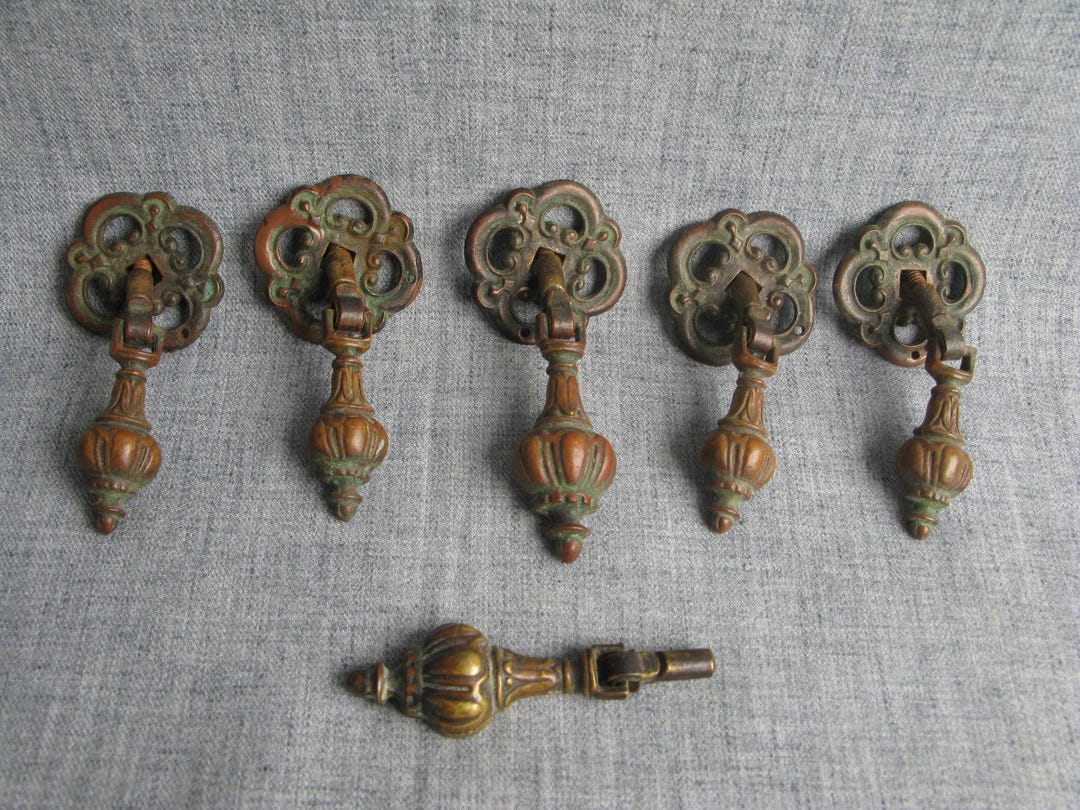 5 Vintage Antique Brass Teardrop Pulls for Dresser Cabinet Hardware - Etsy
