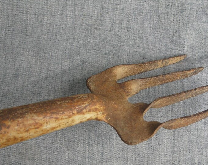 Vintage Garden Tool Metal Hand Fork 4 Tine Cultivator Digger 18" Rustic ...
